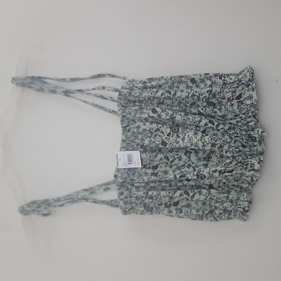 Sky and Sparrow | Tops | Nwt Sky And Sparrow Sage Green Red Floral ...
